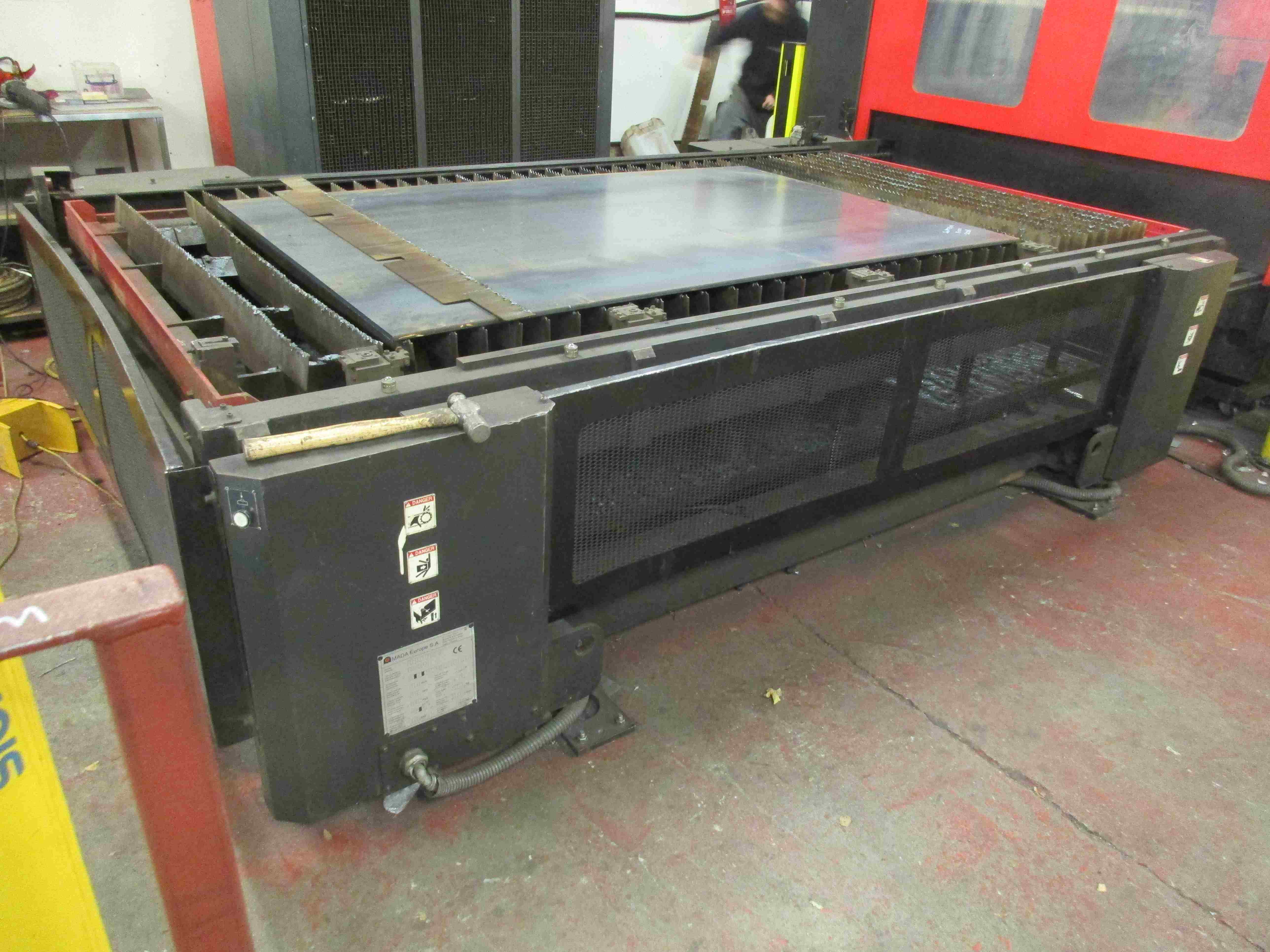 Amada F03015 Laser c02 Flat Bed Laster Cutter | Fanuc