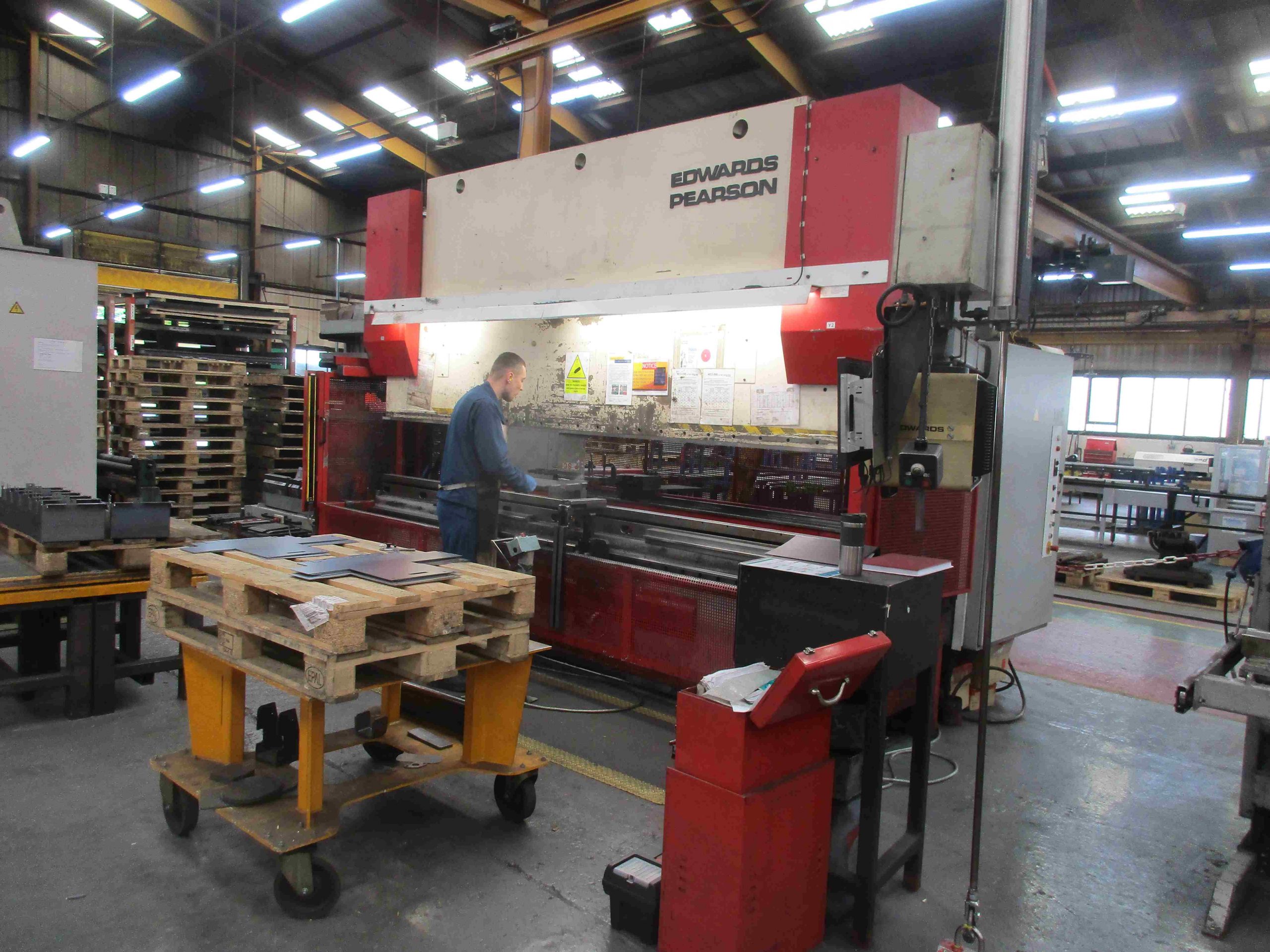 Used Edward Pearson pr10 250ton x 4metre multi axis cnc pressbrake for sale