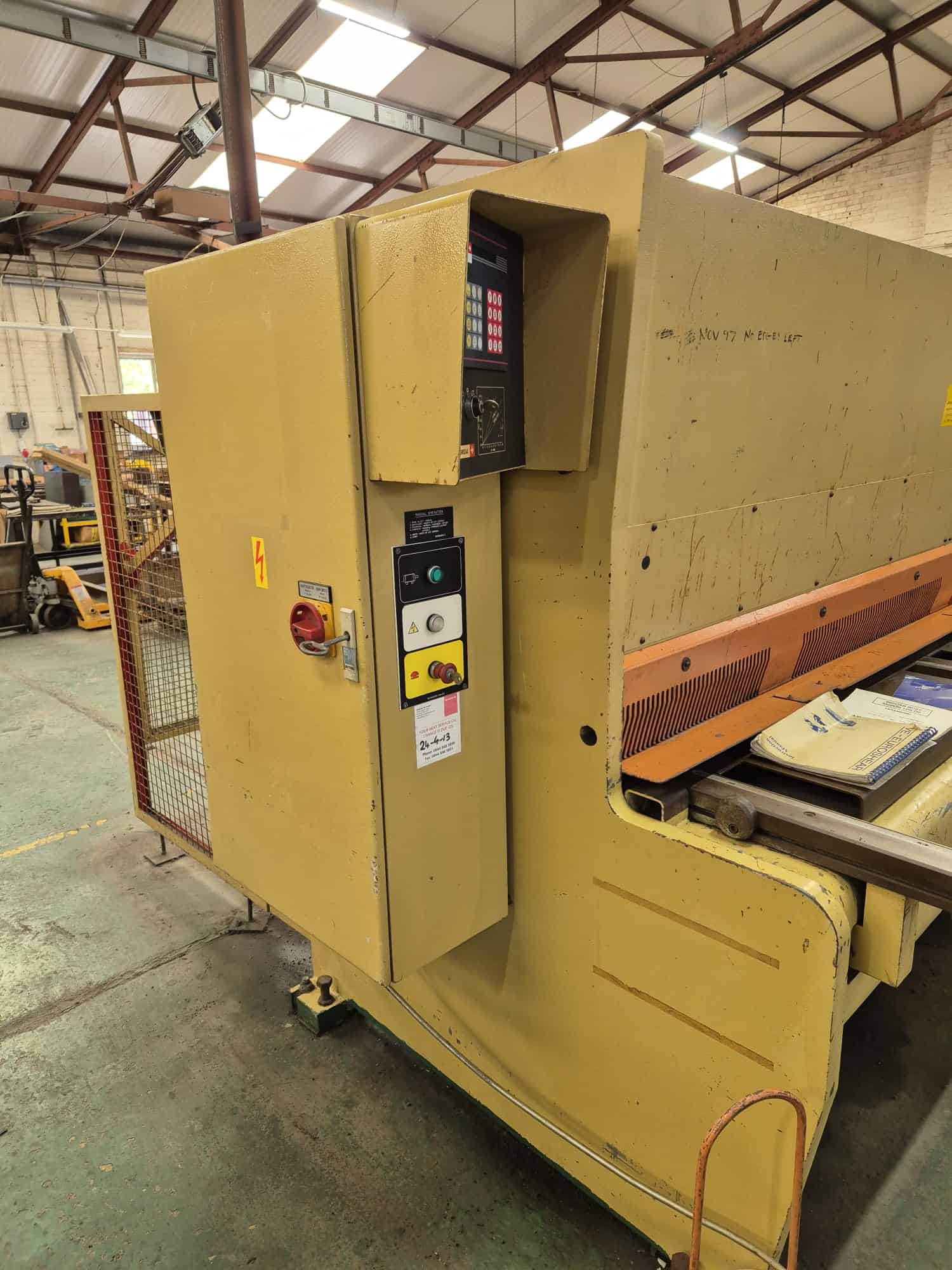Edwards Pearson Hydraulic Industrial Sheet Metal Shear For Sale