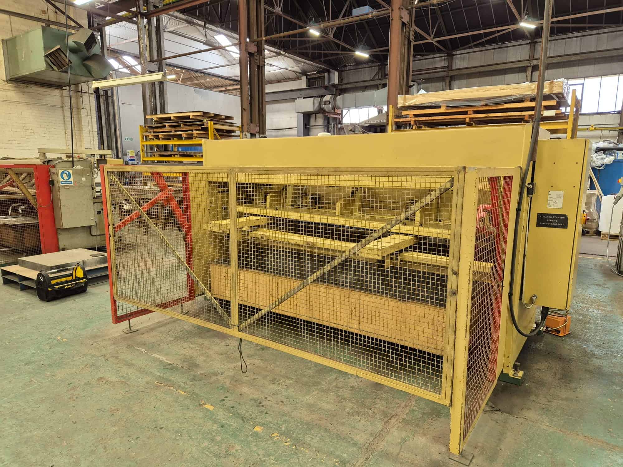 Edwards Pearson Hydraulic Industrial Sheet Metal Shear For Sale