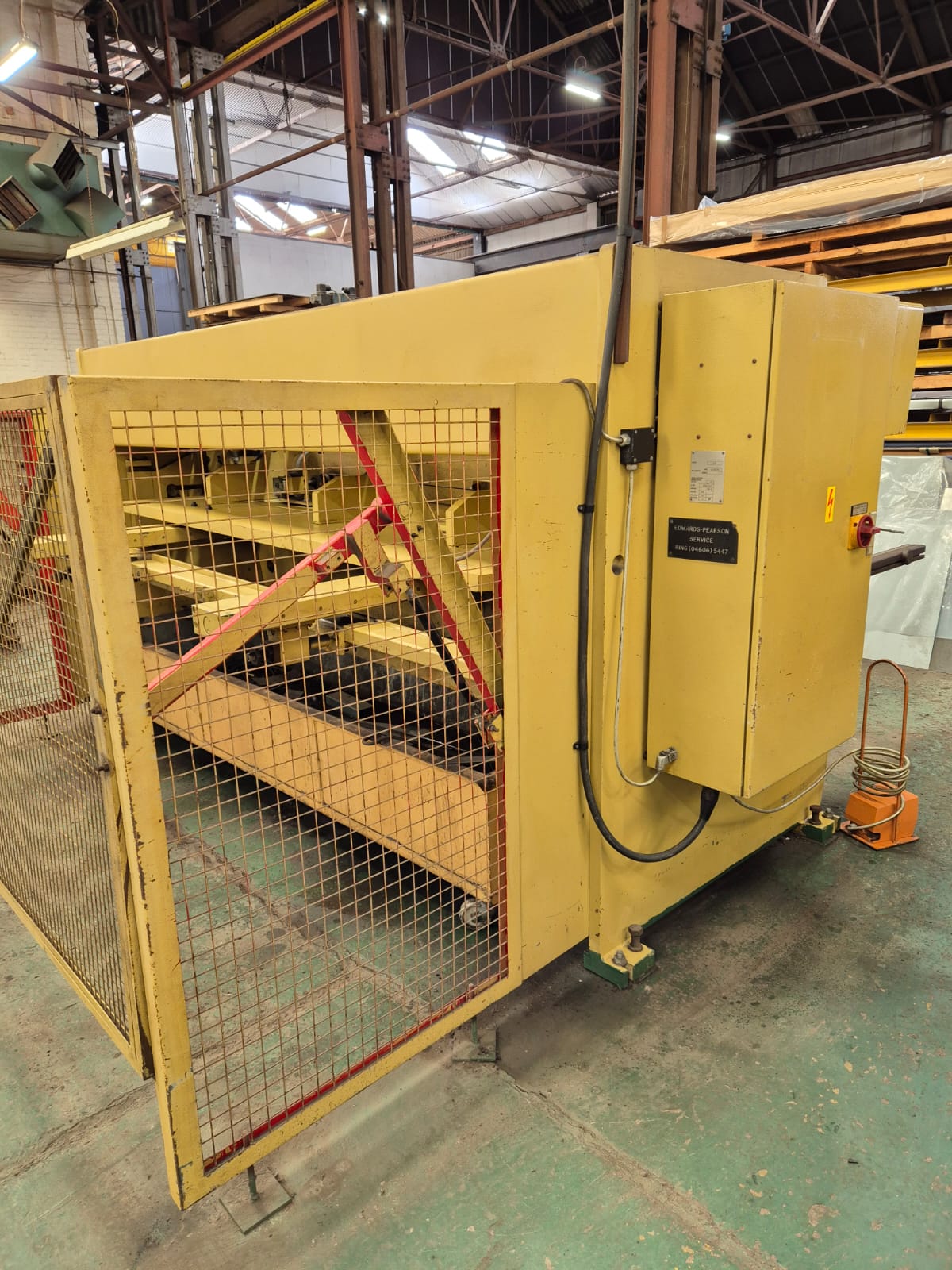 Edwards Pearson Hydraulic Industrial Sheet Metal Shear For Sale