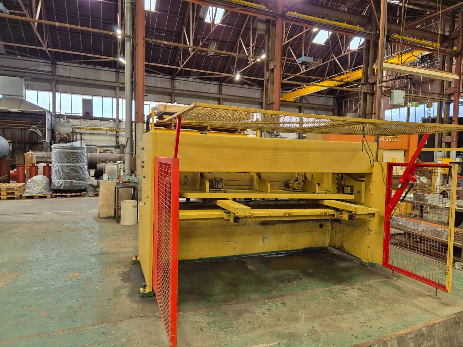 Edwards Pearson Hydraulic Industrial Sheet Metal Shear For Sale