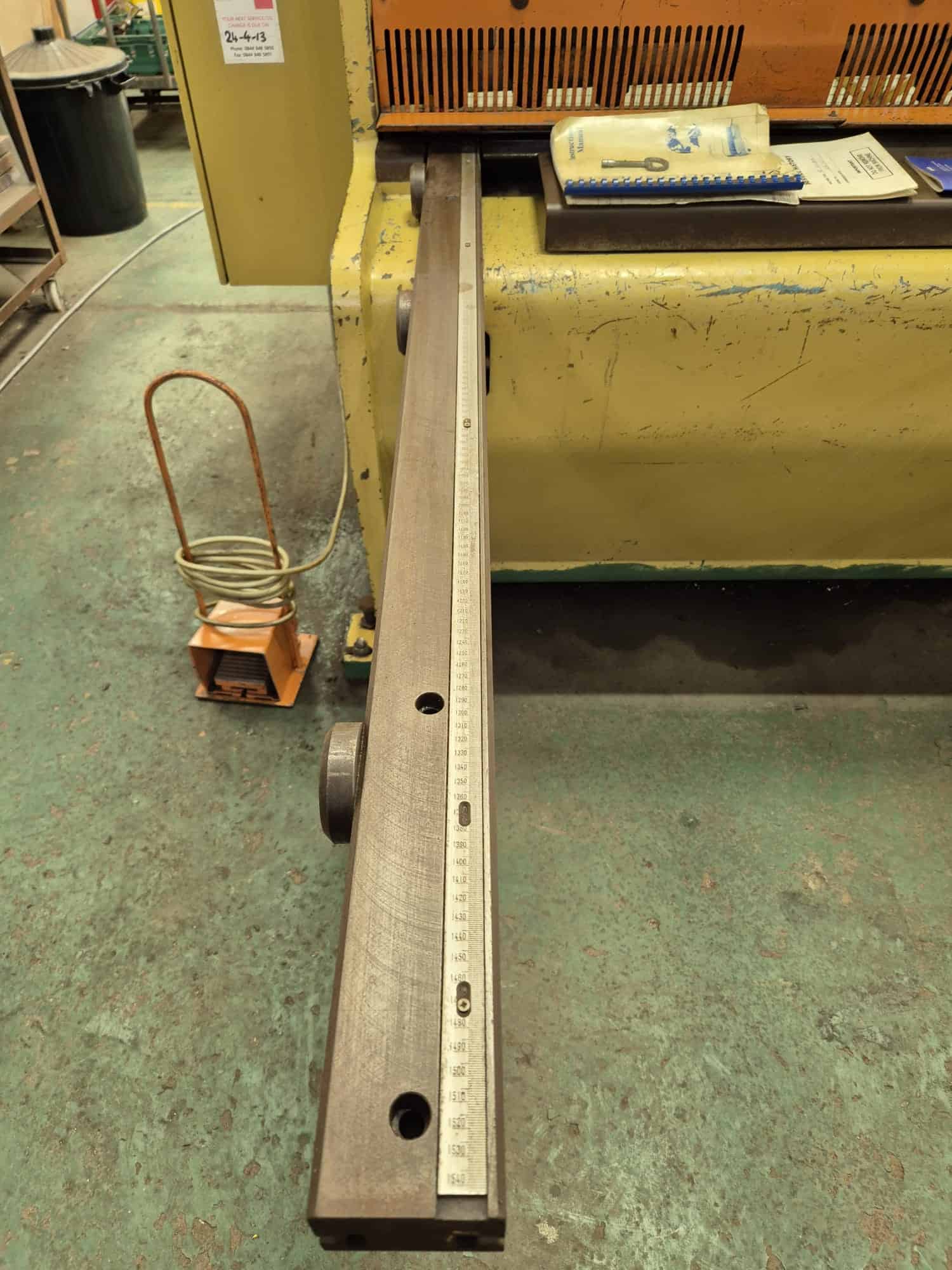 Edwards Pearson Hydraulic Industrial Sheet Metal Shear For Sale